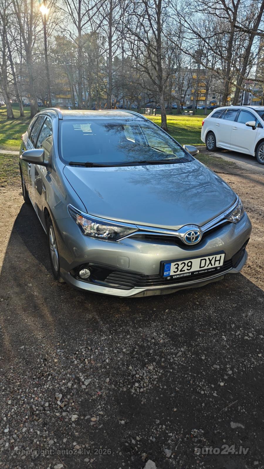 Pelēks Toyota Auris 2018 Tallina, ar dzinēja tilpumu 0.00 L un nobraukumu 226 tūkst. km par 10950 €, foto 1 vietnē AUTOMOTO.COM.LV