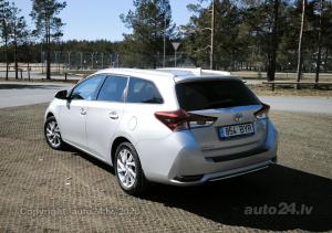 Grey Toyota Auris 2018 in Tallinn, with an engine capacity of 1.60 L and mileage of 114 thousand km for 9800 €, photo 4 on AUTOMOTO.COM.LV