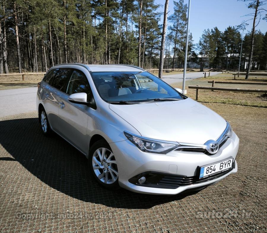 Grey Toyota Auris 2018 in Tallinn, with an engine capacity of 1.60 L and mileage of 114 thousand km for 9800 €, photo 9 on AUTOMOTO.COM.LV