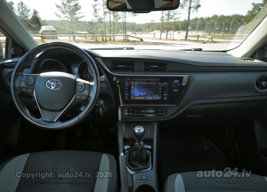 Grey Toyota Auris 2018 in Tallinn, with an engine capacity of 1.60 L and mileage of 114 thousand km for 9800 €, photo 15 on AUTOMOTO.COM.LV