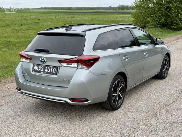 Pelēks Toyota Auris 2018 Vilkaviškis, ar dzinēja tilpumu 1.80 L un nobraukumu 225 tūkst. km par 10900 €, foto 3 vietnē AUTOMOTO.COM.LV