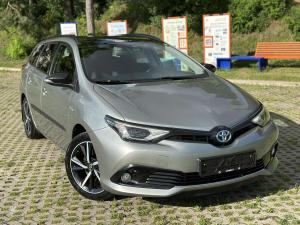 Grey Toyota Auris 2018 in Kaunas, with an engine capacity of 1.80 L and mileage of 230 thousand km for 10950 €, photo  on AUTOMOTO.COM.LV