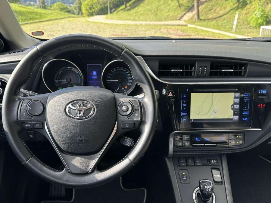 Pelēks Toyota Auris 2018 Kauņa, ar dzinēja tilpumu 1.80 L un nobraukumu 230 tūkst. km par 10950 €, foto 4 vietnē AUTOMOTO.COM.LV