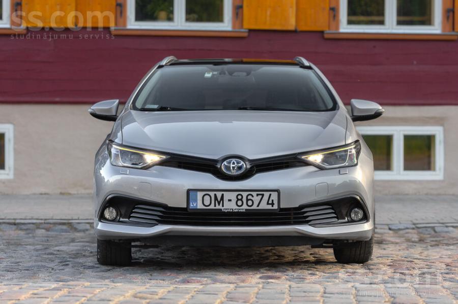 Pelēks Toyota Auris 2018 Jelgava, ar dzinēja tilpumu 1.80 L un nobraukumu 237 tūkst. km par 9700 €, foto 3 vietnē AUTOMOTO.COM.LV