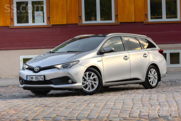 Pelēks Toyota Auris 2018 Jelgava, ar dzinēja tilpumu 1.80 L un nobraukumu 237 tūkst. km par 9700 €, foto 3 vietnē AUTOMOTO.COM.LV