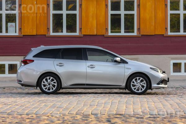 Pelēks Toyota Auris 2018 Jelgava, ar dzinēja tilpumu 1.80 L un nobraukumu 237 tūkst. km par 9700 €, foto 5 vietnē AUTOMOTO.COM.LV
