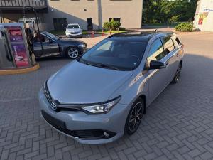 Grey Toyota Auris 2018 in Vilkaviskis, with an engine capacity of 1.80 L and mileage of 250 thousand km for 11200 €, photo  on AUTOMOTO.COM.LV