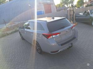 Grey Toyota Auris 2018 in Vilkaviskis, with an engine capacity of 1.80 L and mileage of 250 thousand km for 11200 €, photo 4 on AUTOMOTO.COM.LV