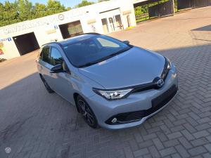 Grey Toyota Auris 2018 in Vilkaviskis, with an engine capacity of 1.80 L and mileage of 250 thousand km for 11200 €, photo 8 on AUTOMOTO.COM.LV