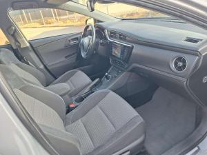 Grey Toyota Auris 2018 in Vilkaviskis, with an engine capacity of 1.80 L and mileage of 250 thousand km for 11200 €, photo 11 on AUTOMOTO.COM.LV