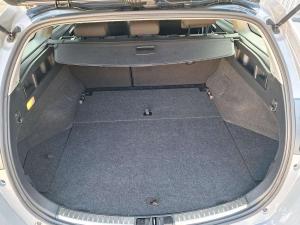 Grey Toyota Auris 2018 in Vilkaviskis, with an engine capacity of 1.80 L and mileage of 250 thousand km for 11200 €, photo 17 on AUTOMOTO.COM.LV