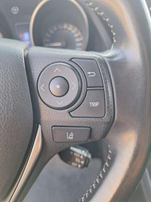 Grey Toyota Auris 2018 in Vilkaviskis, with an engine capacity of 1.80 L and mileage of 250 thousand km for 11200 €, photo 21 on AUTOMOTO.COM.LV