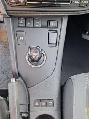 Grey Toyota Auris 2018 in Vilkaviskis, with an engine capacity of 1.80 L and mileage of 250 thousand km for 11200 €, photo 22 on AUTOMOTO.COM.LV