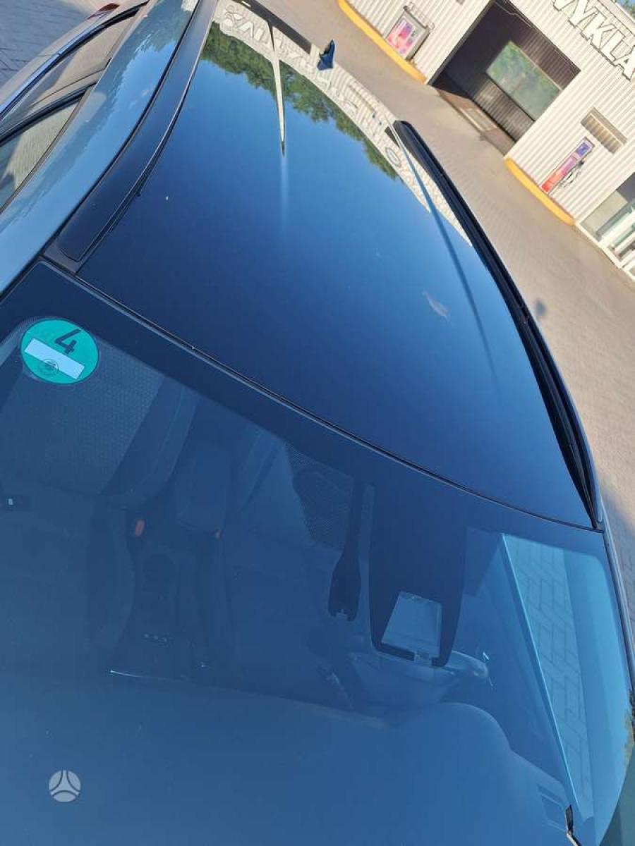 Grey Toyota Auris 2018 in Vilkaviskis, with an engine capacity of 1.80 L and mileage of 250 thousand km for 11200 €, photo 23 on AUTOMOTO.COM.LV
