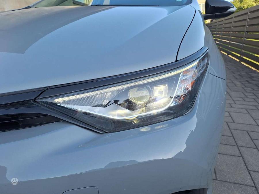 Grey Toyota Auris 2018 in Vilkaviskis, with an engine capacity of 1.80 L and mileage of 250 thousand km for 11200 €, photo 26 on AUTOMOTO.COM.LV