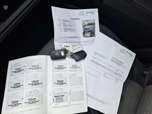 Grey Toyota Auris 2018 in Vilkaviskis, with an engine capacity of 1.80 L and mileage of 250 thousand km for 11200 €, photo 29 on AUTOMOTO.COM.LV