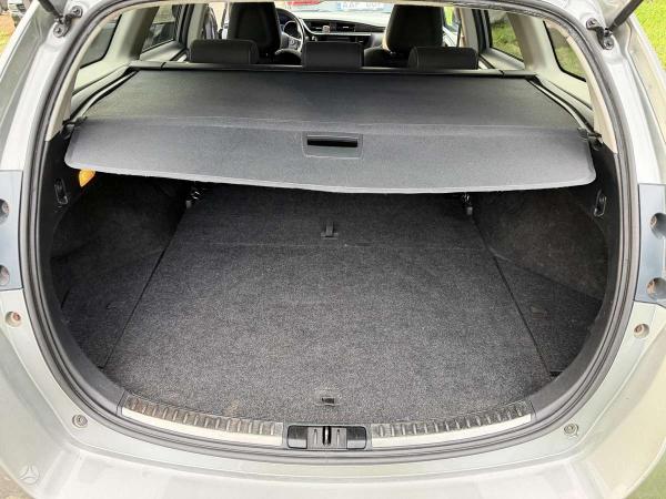 Grey Toyota Auris 2018 in Alytus, with an engine capacity of 1.60 L and mileage of 240 thousand km for 6999 €, photo 10 on AUTOMOTO.COM.LV