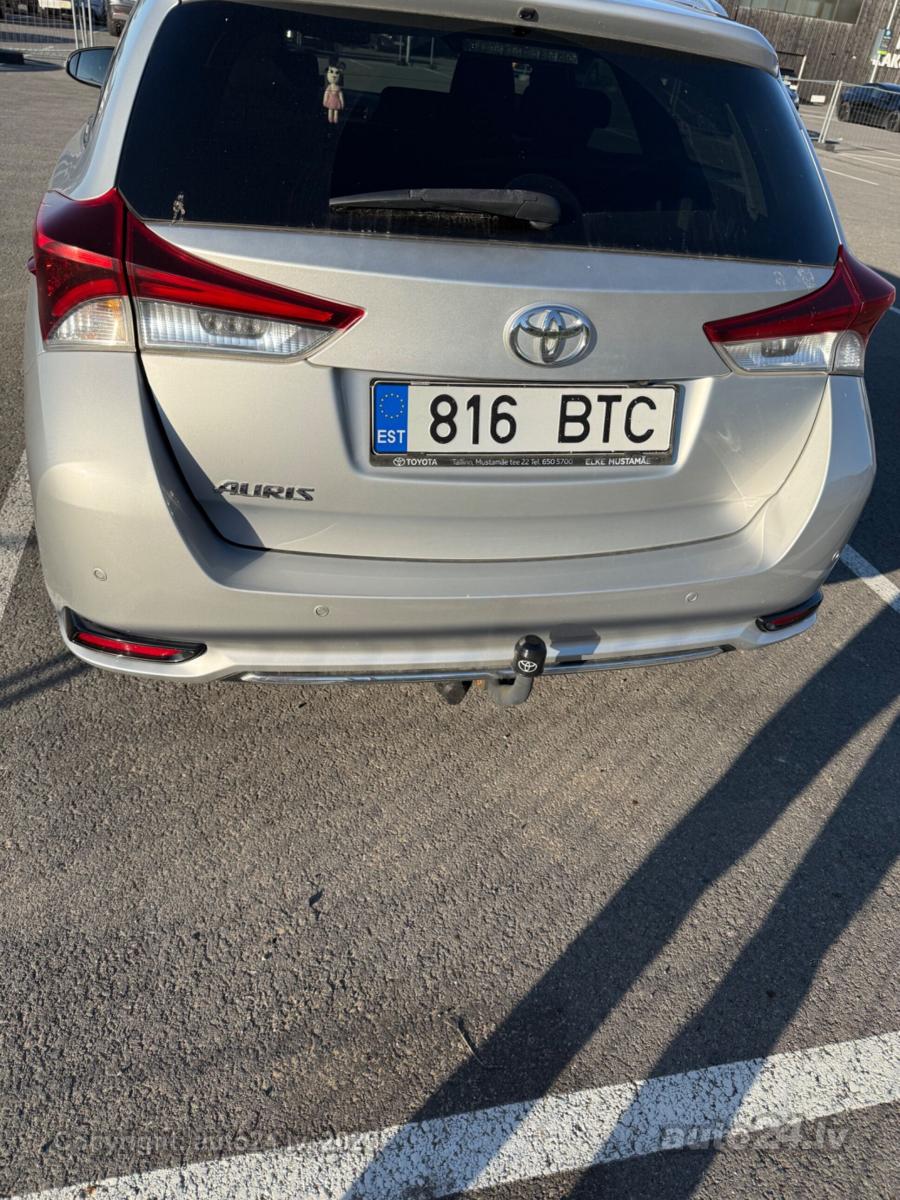 Grey Toyota Auris 2018 in Tallinn, with an engine capacity of 1.60 L and mileage of 94 thousand km for 12500 €, photo 7 on AUTOMOTO.COM.LV