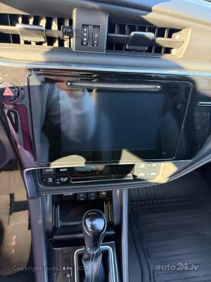 Grey Toyota Auris 2018 in Tallinn, with an engine capacity of 1.60 L and mileage of 94 thousand km for 12500 €, photo 13 on AUTOMOTO.COM.LV