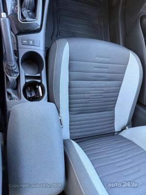 Grey Toyota Auris 2018 in Tallinn, with an engine capacity of 1.60 L and mileage of 94 thousand km for 12500 €, photo 16 on AUTOMOTO.COM.LV