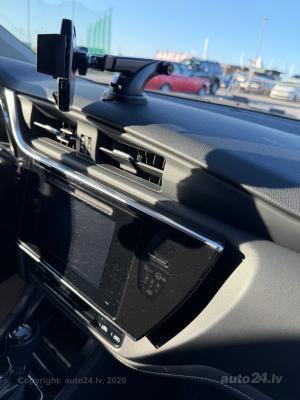 Grey Toyota Auris 2018 in Tallinn, with an engine capacity of 1.60 L and mileage of 94 thousand km for 12500 €, photo 17 on AUTOMOTO.COM.LV