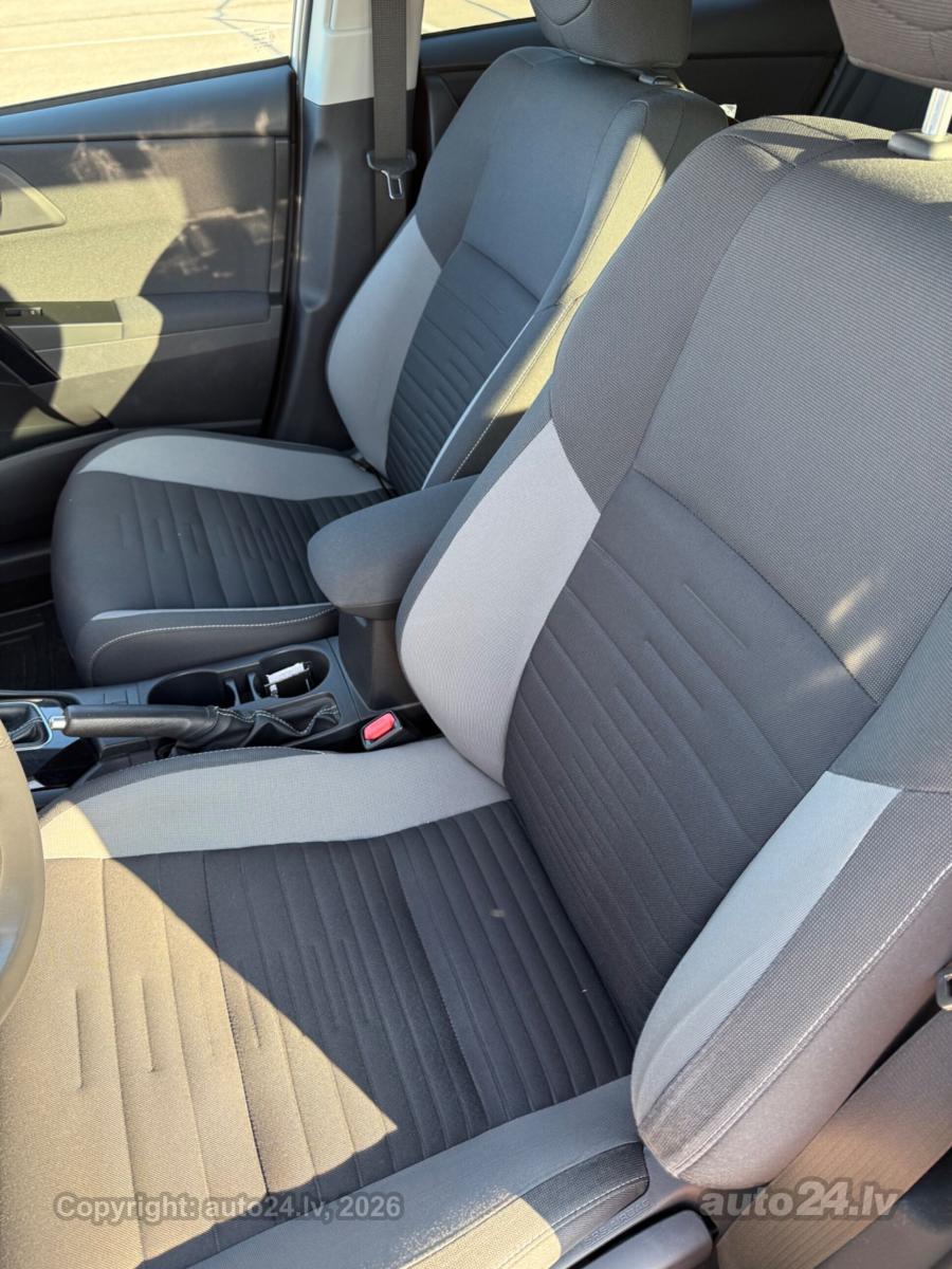 Grey Toyota Auris 2018 in Tallinn, with an engine capacity of 1.60 L and mileage of 94 thousand km for 12500 €, photo 18 on AUTOMOTO.COM.LV