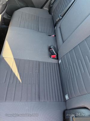 Grey Toyota Auris 2018 in Tallinn, with an engine capacity of 1.60 L and mileage of 94 thousand km for 12500 €, photo 23 on AUTOMOTO.COM.LV
