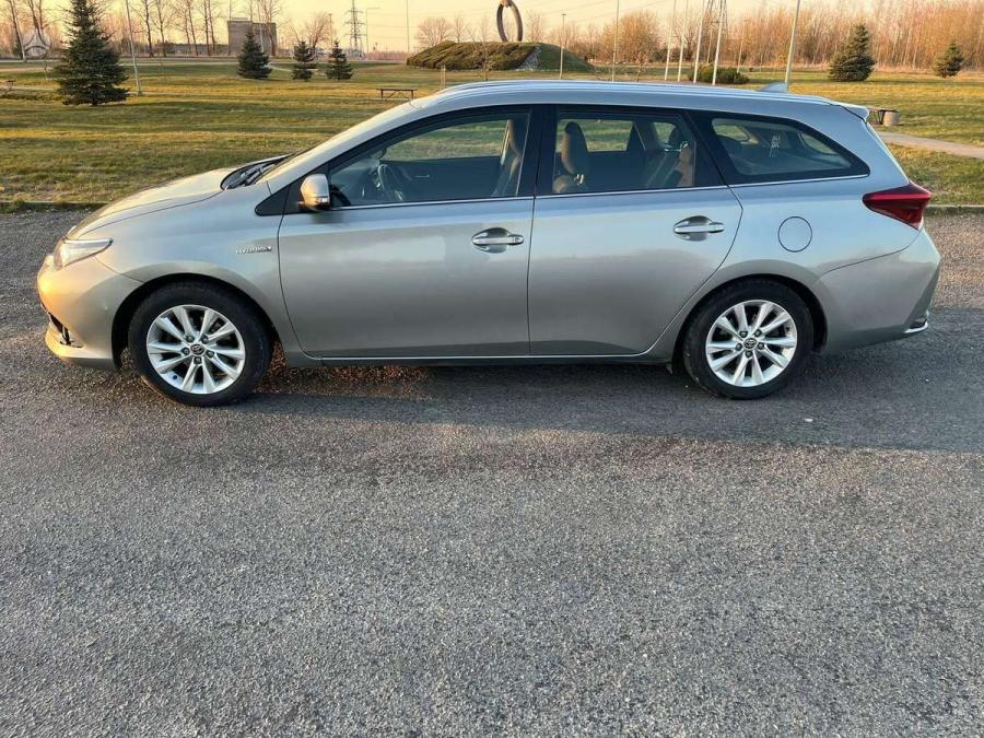 Pelēks Toyota Auris 2018 Tallina, ar dzinēja tilpumu 1.80 L un nobraukumu 229 tūkst. km par 10190 €, foto 6 vietnē AUTOMOTO.COM.LV