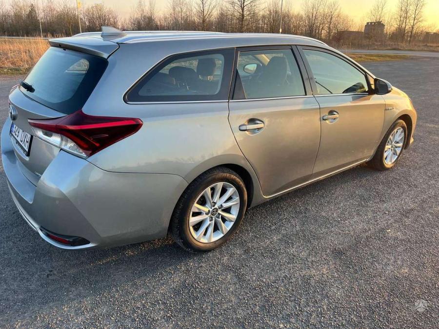 Pelēks Toyota Auris 2018 Tallina, ar dzinēja tilpumu 1.80 L un nobraukumu 229 tūkst. km par 10190 €, foto 7 vietnē AUTOMOTO.COM.LV