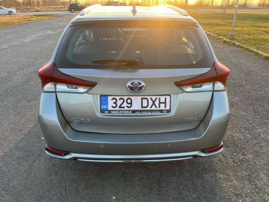 Pelēks Toyota Auris 2018 Tallina, ar dzinēja tilpumu 1.80 L un nobraukumu 229 tūkst. km par 10190 €, foto 8 vietnē AUTOMOTO.COM.LV