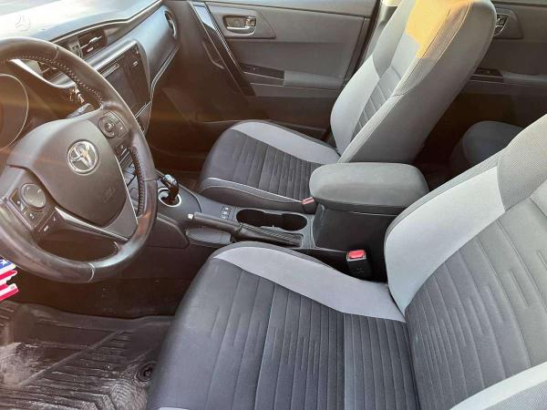 Grey Toyota Auris 2018 in Tallinn, with an engine capacity of 1.80 L and mileage of 229 thousand km for 10190 €, photo 9 on AUTOMOTO.COM.LV