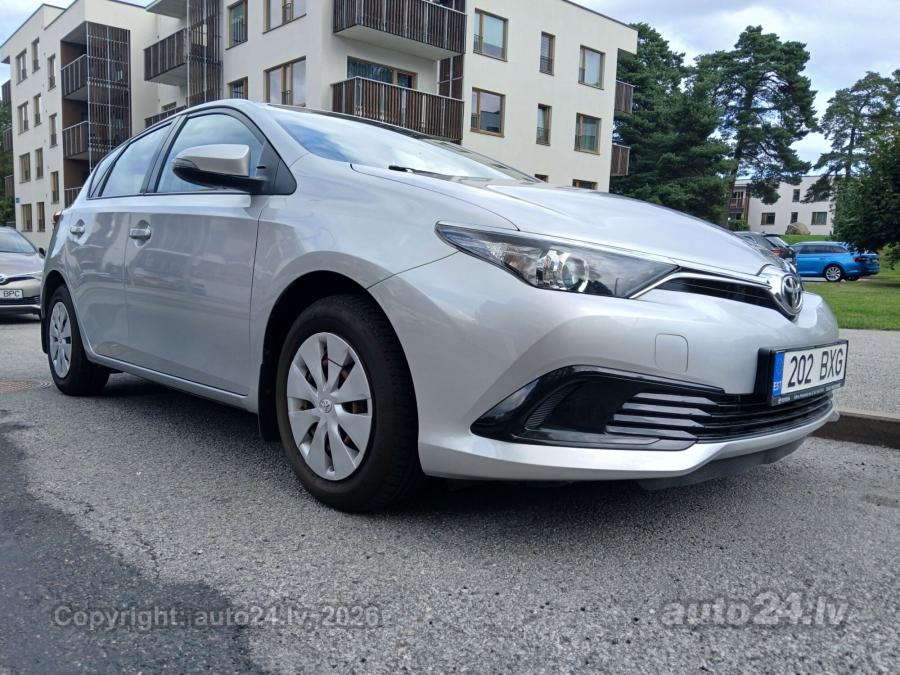 Pelēks Toyota Auris 2018 Tallina, ar dzinēja tilpumu 1.60 L un nobraukumu 163 tūkst. km par 10400 €, foto 3 vietnē AUTOMOTO.COM.LV