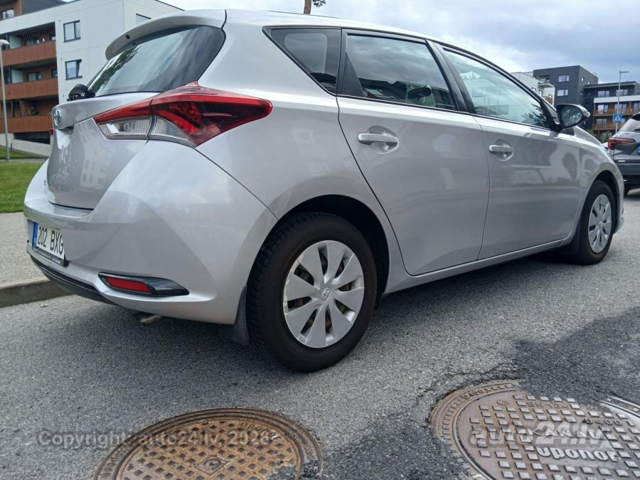 Pelēks Toyota Auris 2018 Tallina, ar dzinēja tilpumu 1.60 L un nobraukumu 163 tūkst. km par 10400 €, foto 10 vietnē AUTOMOTO.COM.LV