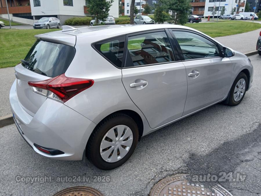 Pelēks Toyota Auris 2018 Tallina, ar dzinēja tilpumu 1.60 L un nobraukumu 163 tūkst. km par 10400 €, foto 11 vietnē AUTOMOTO.COM.LV