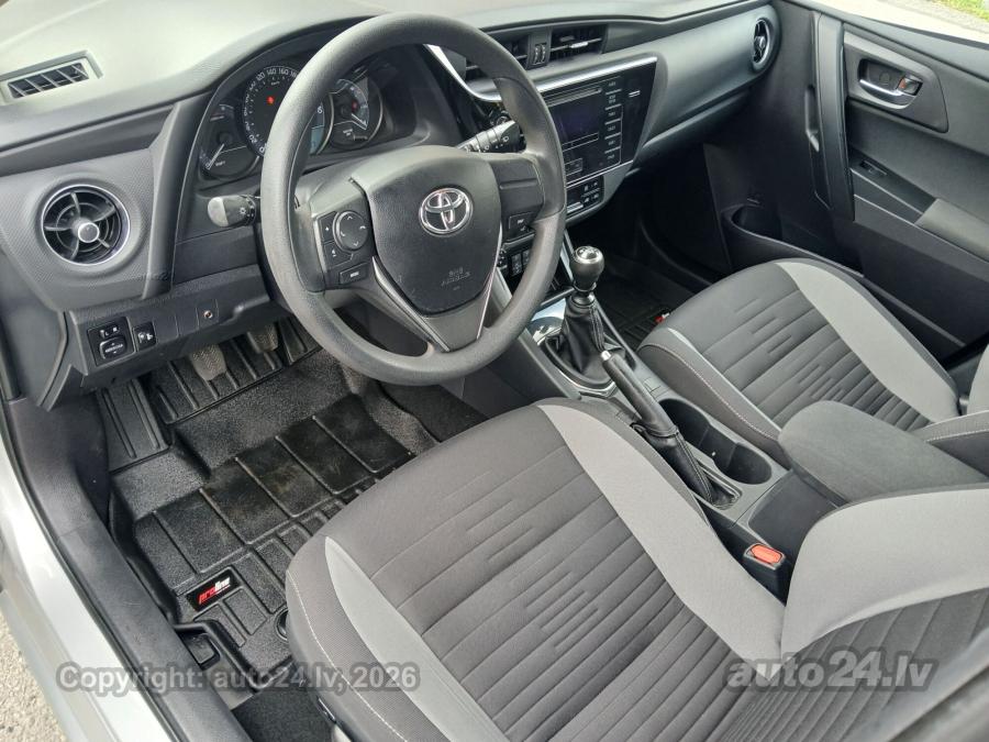 Pelēks Toyota Auris 2018 Tallina, ar dzinēja tilpumu 1.60 L un nobraukumu 163 tūkst. km par 10400 €, foto 12 vietnē AUTOMOTO.COM.LV