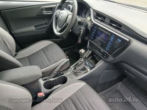 Pelēks Toyota Auris 2018 Tallina, ar dzinēja tilpumu 1.60 L un nobraukumu 163 tūkst. km par 10400 €, foto 18 vietnē AUTOMOTO.COM.LV
