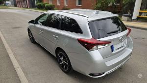 Grey Toyota Auris 2018 in Siauliai, with an engine capacity of 1.60 L and mileage of 201 thousand km for 8800 €, photo 3 on AUTOMOTO.COM.LV