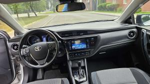 Grey Toyota Auris 2018 in Siauliai, with an engine capacity of 1.60 L and mileage of 201 thousand km for 8800 €, photo 6 on AUTOMOTO.COM.LV