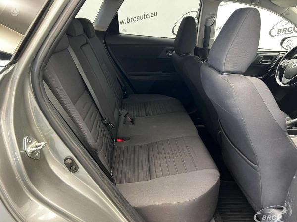 Grey Toyota Auris 2019 in Vilnius, with an engine capacity of 1.60 L and mileage of 114 thousand km for 10900 €, photo 9 on AUTOMOTO.COM.LV