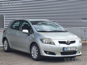 Toyota Auris 2007 Rīga, ar dzinēja tilpumu 2.20 L un nobraukumu 320 tūkst. km par 1750 €, foto 3 vietnē AUTOMOTO.COM.LV
