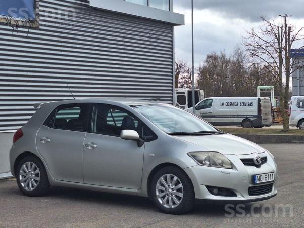 Toyota Auris 2007 Rīga, ar dzinēja tilpumu 2.20 L un nobraukumu 320 tūkst. km par 1750 €, foto 4 vietnē AUTOMOTO.COM.LV