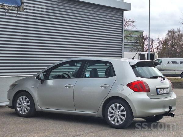 Toyota Auris 2007 Rīga, ar dzinēja tilpumu 2.20 L un nobraukumu 320 tūkst. km par 1750 €, foto 9 vietnē AUTOMOTO.COM.LV