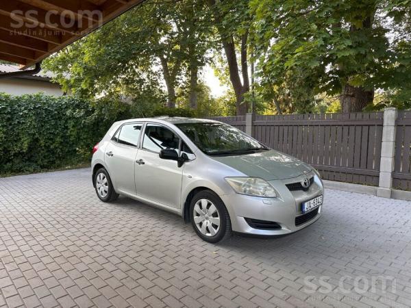 Toyota Auris 2007 Rīga, ar dzinēja tilpumu 1.60 L un nobraukumu 261 tūkst. km par 1250 €, foto 1 vietnē AUTOMOTO.COM.LV