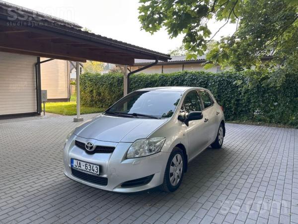 Toyota Auris 2007 Rīga, ar dzinēja tilpumu 1.60 L un nobraukumu 261 tūkst. km par 1250 €, foto 3 vietnē AUTOMOTO.COM.LV
