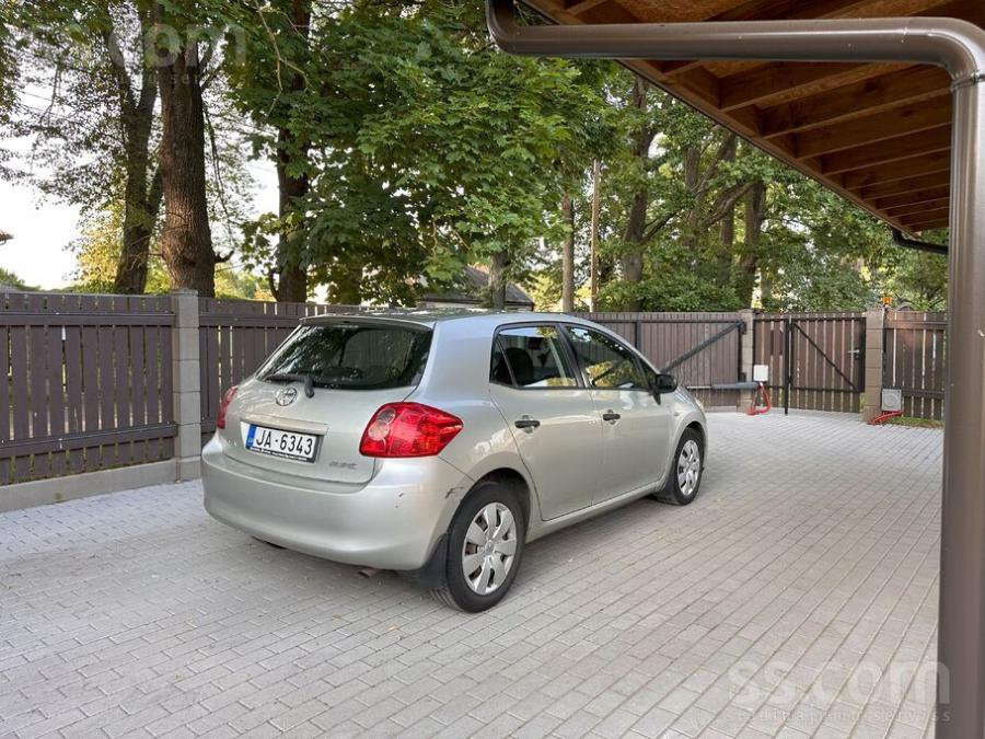 Toyota Auris 2007 in Riga, with an engine capacity of 1.60 L and mileage of 261 thousand km for 1250 €, photo 4 on AUTOMOTO.COM.LV