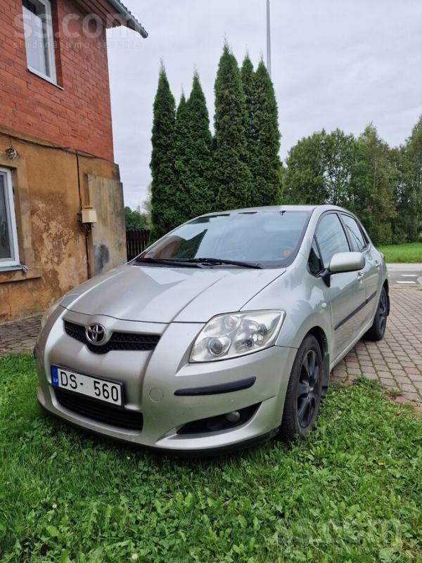 Toyota Auris 2007 Valmiera, ar dzinēja tilpumu 2.20 L un nobraukumu 0 tūkst. km par 1000 €, foto 2 vietnē AUTOMOTO.COM.LV