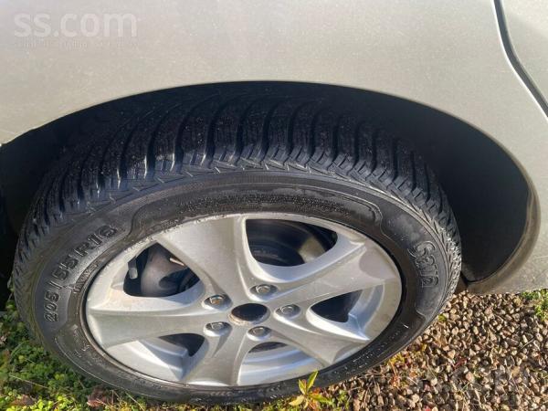 Toyota Auris 2007 in Riga, with an engine capacity of 2.00 L and mileage of 0 thousand km for 2199 €, photo 9 on AUTOMOTO.COM.LV