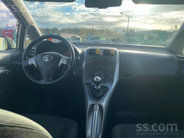 Toyota Auris 2007 in Riga, with an engine capacity of 2.00 L and mileage of 0 thousand km for 2199 €, photo 11 on AUTOMOTO.COM.LV