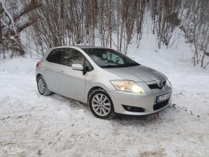 Toyota Auris 2007 in Vilnius, with an engine capacity of 2.00 L and mileage of 274 thousand km for 2650 €, photo  on AUTOMOTO.COM.LV