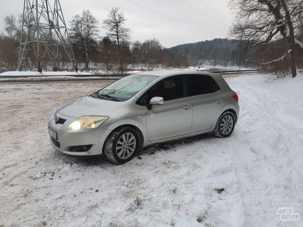 Toyota Auris 2007 Viļņa, ar dzinēja tilpumu 2.00 L un nobraukumu 274 tūkst. km par 2650 €, foto 2 vietnē AUTOMOTO.COM.LV